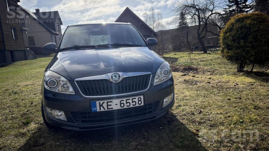 Pelēks Skoda Fabia 2011 Jēkabpils, ar dzinēja tilpumu 1.60 L un nobraukumu 305 tūkst. km par 2890 €, foto 5 vietnē AUTOMOTO.COM.LV