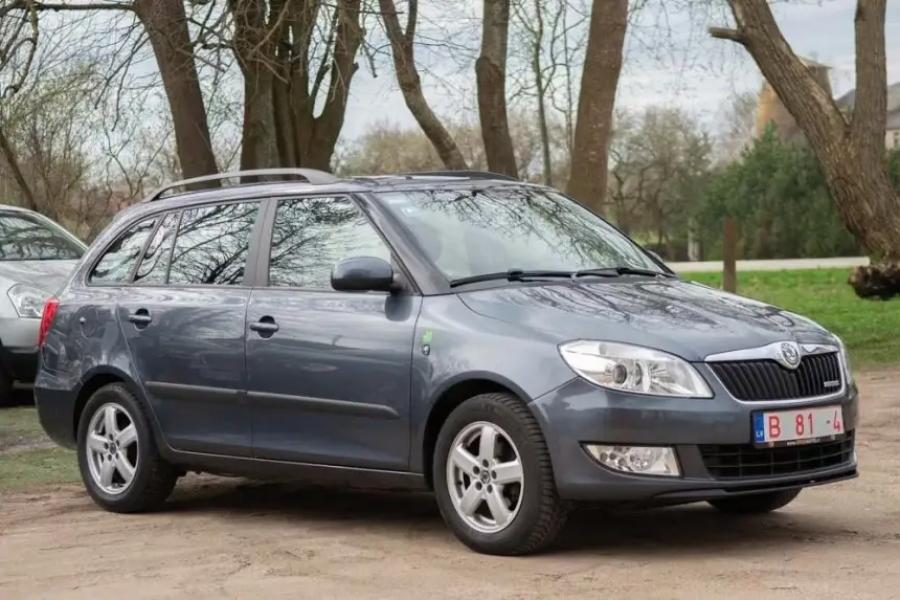 Pelēks Skoda Fabia 2011 Grobiņa, ar dzinēja tilpumu 1.20 L un nobraukumu 30 tūkst. km par 3400 €, foto 6 vietnē AUTOMOTO.COM.LV