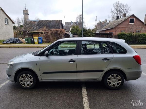Pelēks Skoda Fabia 2011 Marijampole, ar dzinēja tilpumu 1.60 L un nobraukumu 220 tūkst. km par 800 €, foto 3 vietnē AUTOMOTO.COM.LV