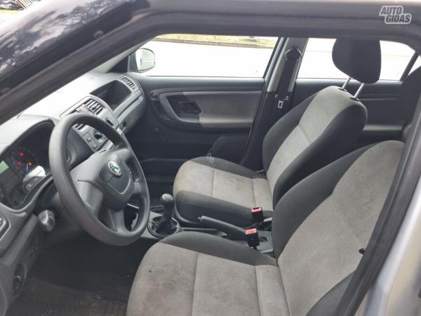 Pelēks Skoda Fabia 2011 Marijampole, ar dzinēja tilpumu 1.60 L un nobraukumu 220 tūkst. km par 800 €, foto 5 vietnē AUTOMOTO.COM.LV
