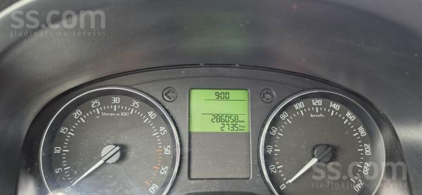 Pelēks Skoda Fabia 2011 Liepāja, ar dzinēja tilpumu 1.20 L un nobraukumu 286 tūkst. km par 2000 €, foto 3 vietnē AUTOMOTO.COM.LV