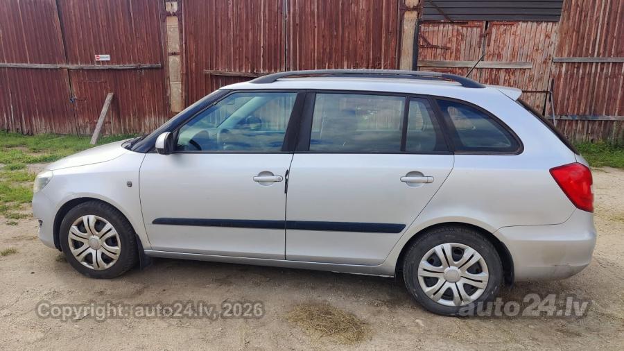 Grey Skoda Fabia 2011 in Tallinn, with an engine capacity of 1.20 L and mileage of 0 thousand km for 1900 €, photo 4 on AUTOMOTO.COM.LV