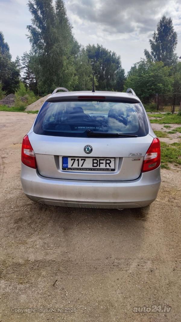 Grey Skoda Fabia 2011 in Tallinn, with an engine capacity of 1.20 L and mileage of 0 thousand km for 1900 €, photo 4 on AUTOMOTO.COM.LV