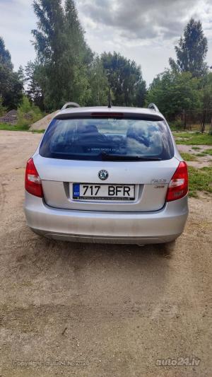 Grey Skoda Fabia 2011 in Tallinn, with an engine capacity of 1.20 L and mileage of 0 thousand km for 1900 €, photo 5 on AUTOMOTO.COM.LV