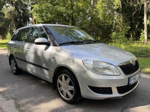 Pelēks Skoda Fabia 2011 Panevēža, ar dzinēja tilpumu 1.60 L un nobraukumu 292 tūkst. km par 1050 €, foto 4 vietnē AUTOMOTO.COM.LV