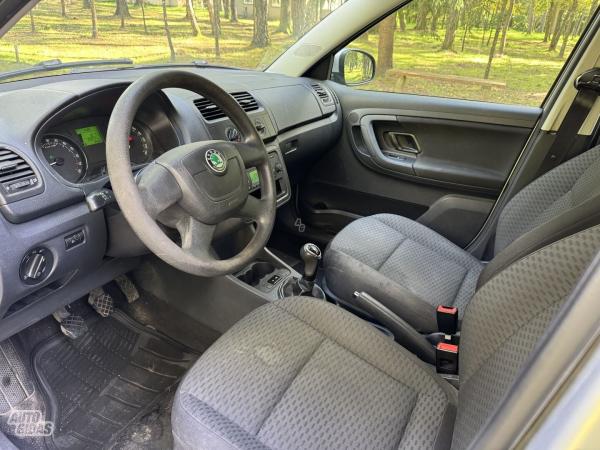 Pelēks Skoda Fabia 2011 Panevēža, ar dzinēja tilpumu 1.60 L un nobraukumu 292 tūkst. km par 1050 €, foto 10 vietnē AUTOMOTO.COM.LV