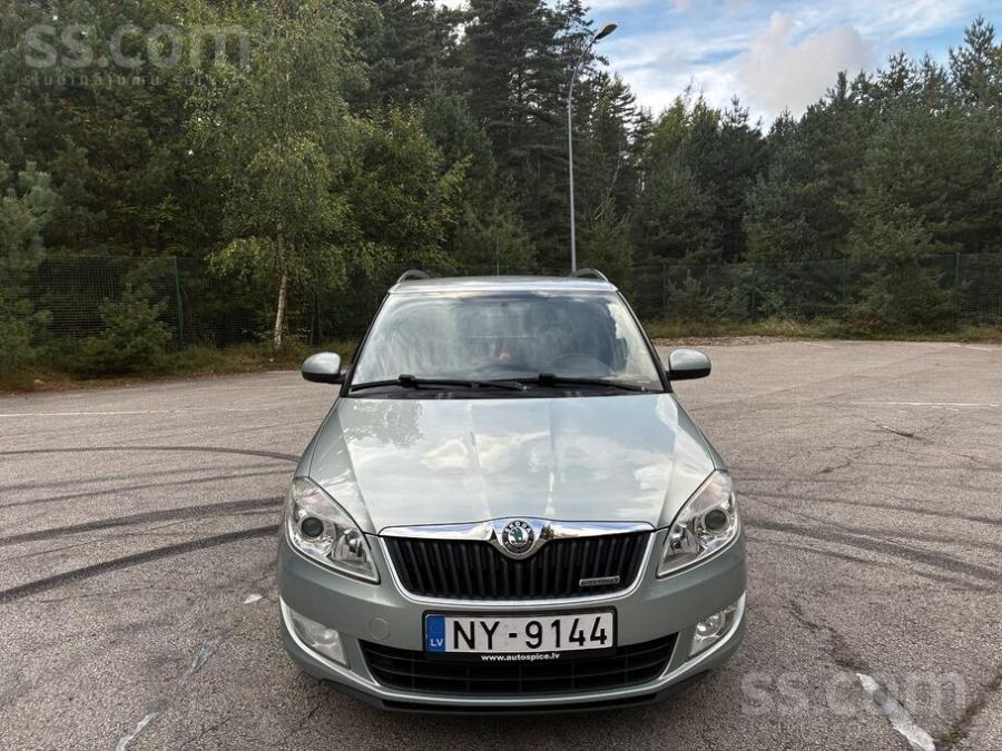 Grey Skoda Fabia 2011 in Ventspils, with an engine capacity of 1.20 L and mileage of 246 thousand km for 3200 €, photo 1 on AUTOMOTO.COM.LV