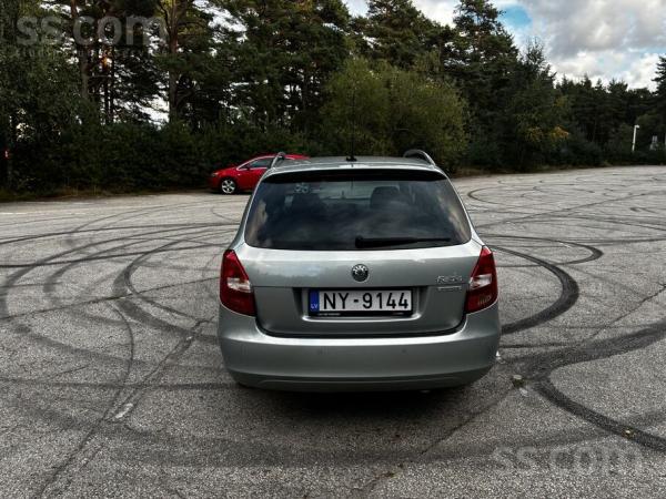 Skoda Fabia 2011 in Ventspils on AUTOMOTO.COM.LV Grey Skoda Fabia 2011 in Ventspils, with an engine capacity of 1.20 L and mileage of 246 thousand km for 3200 €, photo 5 on AUTOMOTO.COM.LV