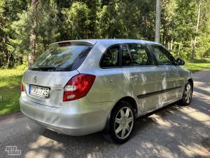 Pelēks Skoda Fabia 2011 Panevēža, ar dzinēja tilpumu 1.60 L un nobraukumu 291 tūkst. km par 1050 €, foto 7 vietnē AUTOMOTO.COM.LV