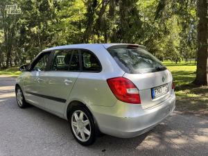 Pelēks Skoda Fabia 2011 Panevēža, ar dzinēja tilpumu 1.60 L un nobraukumu 291 tūkst. km par 1050 €, foto 8 vietnē AUTOMOTO.COM.LV