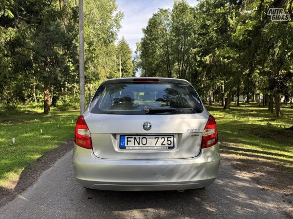 Pelēks Skoda Fabia 2011 Panevēža, ar dzinēja tilpumu 1.60 L un nobraukumu 291 tūkst. km par 1050 €, foto 9 vietnē AUTOMOTO.COM.LV