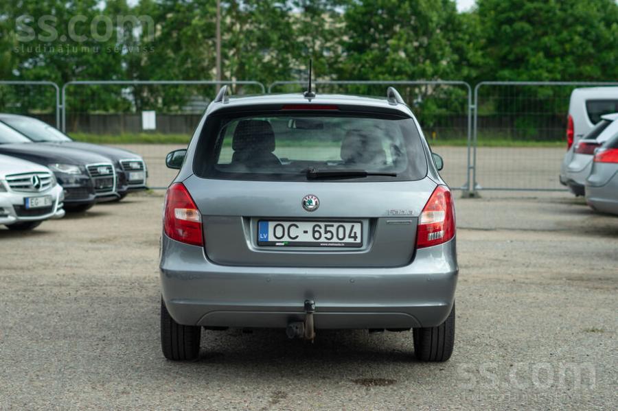 Pelēks Skoda Fabia 2012 Liepāja, ar dzinēja tilpumu 1.20 L un nobraukumu 295 tūkst. km par 3950 €, foto 5 vietnē AUTOMOTO.COM.LV
