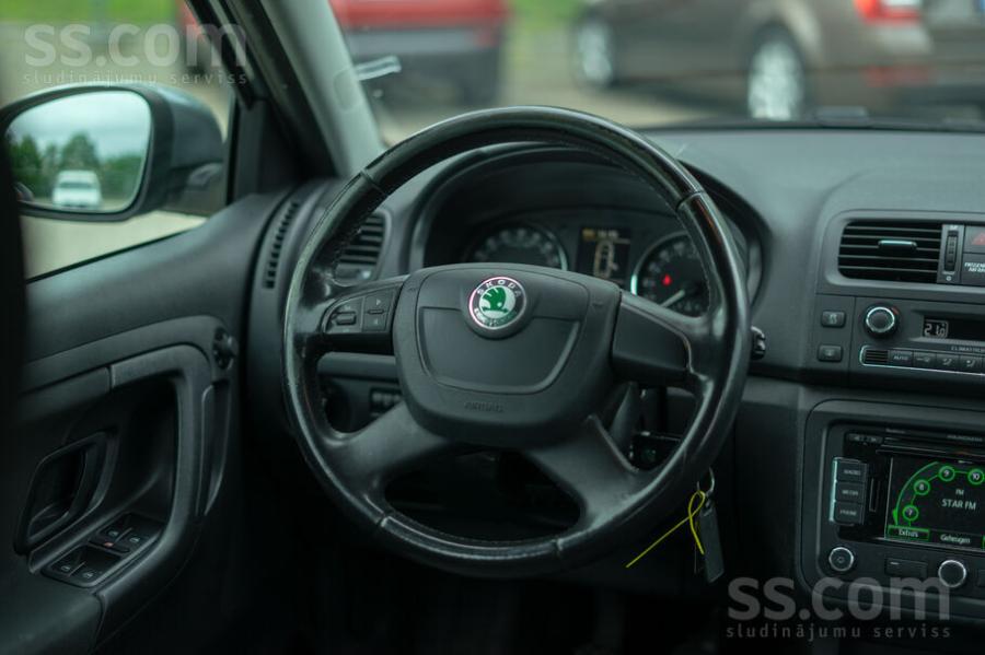 Pelēks Skoda Fabia 2012 Liepāja, ar dzinēja tilpumu 1.20 L un nobraukumu 295 tūkst. km par 3950 €, foto 16 vietnē AUTOMOTO.COM.LV