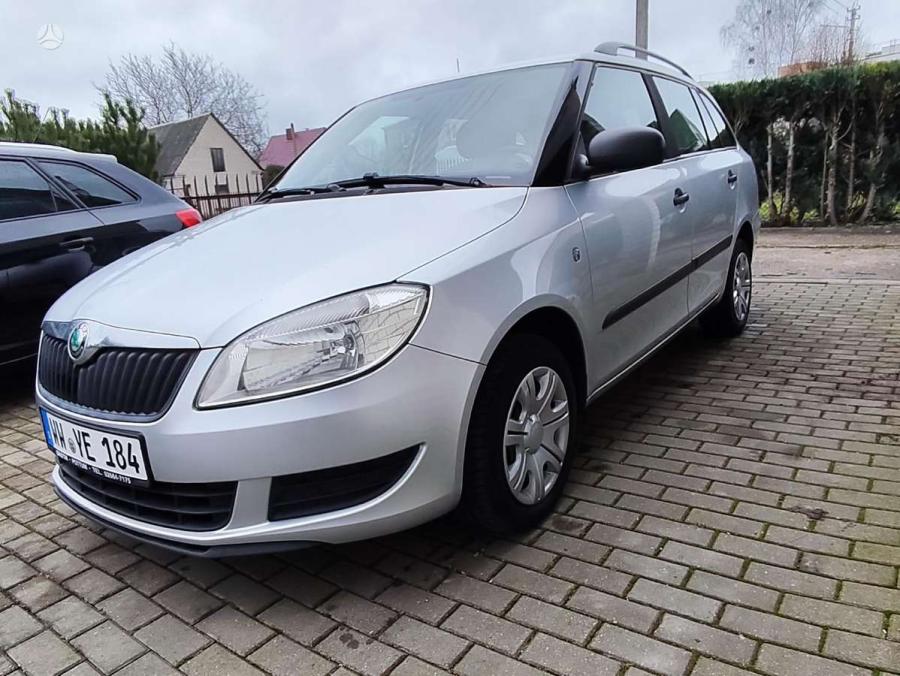 Grey Skoda Fabia 2012 in Kaunas, with an engine capacity of 1.60 L and mileage of 255 thousand km for 2300 €, photo 1 on AUTOMOTO.COM.LV