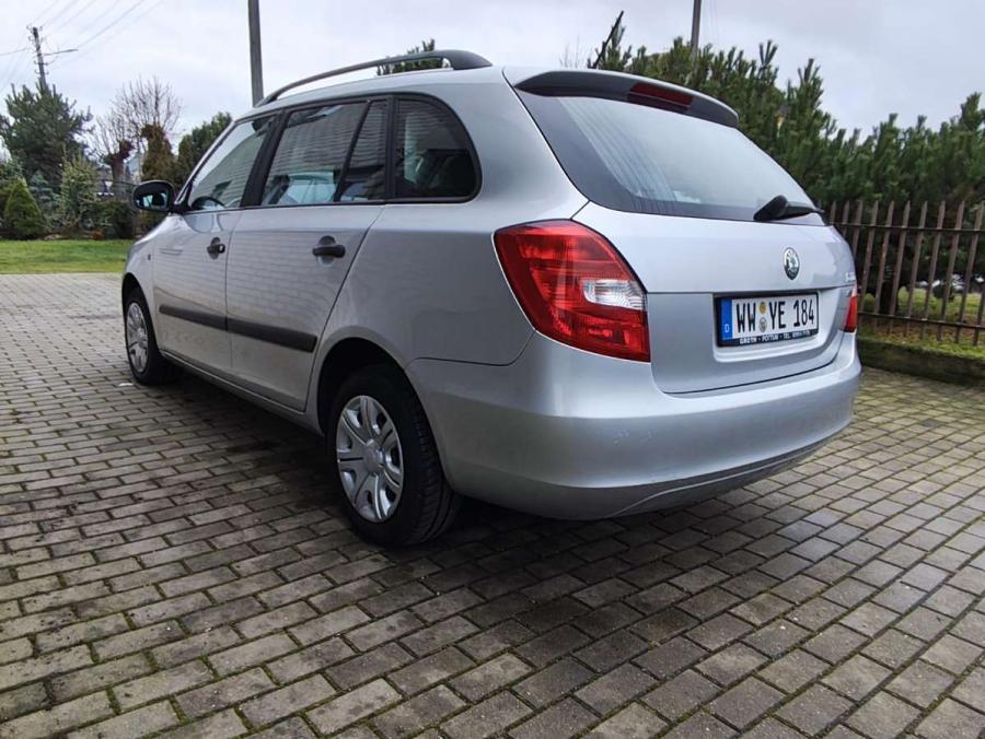Grey Skoda Fabia 2012 in Kaunas, with an engine capacity of 1.60 L and mileage of 255 thousand km for 2300 €, photo 4 on AUTOMOTO.COM.LV