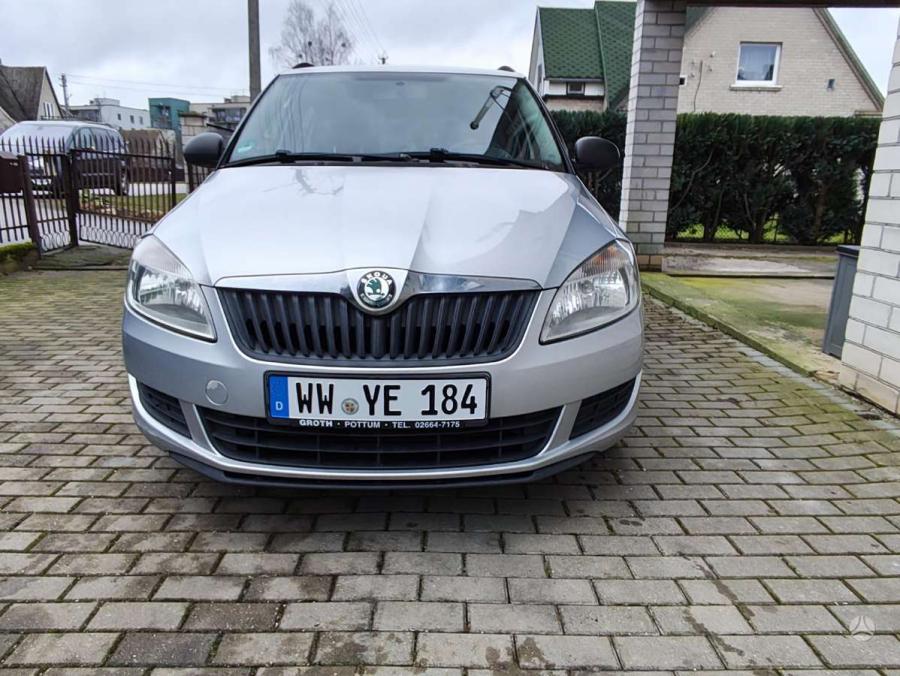 Grey Skoda Fabia 2012 in Kaunas, with an engine capacity of 1.60 L and mileage of 255 thousand km for 2300 €, photo 5 on AUTOMOTO.COM.LV