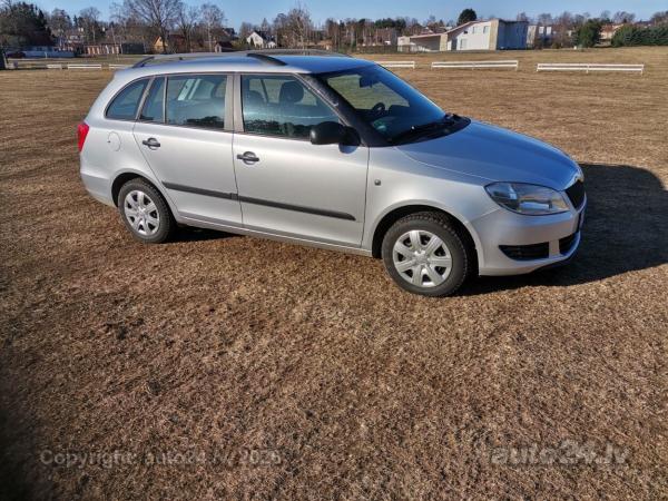 Pelēks Skoda Fabia 2012 Narva, ar dzinēja tilpumu 1.60 L un nobraukumu 267 tūkst. km par 3500 €, foto 5 vietnē AUTOMOTO.COM.LV