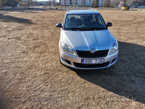 Pelēks Skoda Fabia 2012 Narva, ar dzinēja tilpumu 1.60 L un nobraukumu 267 tūkst. km par 3500 €, foto 6 vietnē AUTOMOTO.COM.LV