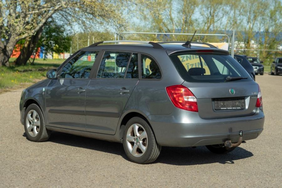 Grey Skoda Fabia 2012 in Riga, with an engine capacity of 1.20 L and mileage of 295 thousand km for 3950 €, photo 6 on AUTOMOTO.COM.LV