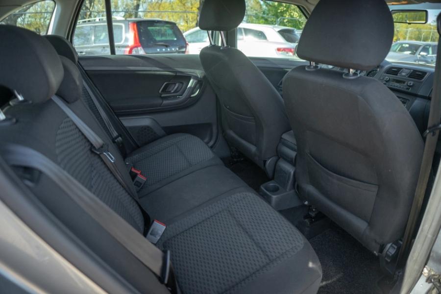 Grey Skoda Fabia 2012 in Riga, with an engine capacity of 1.20 L and mileage of 295 thousand km for 3950 €, photo 14 on AUTOMOTO.COM.LV