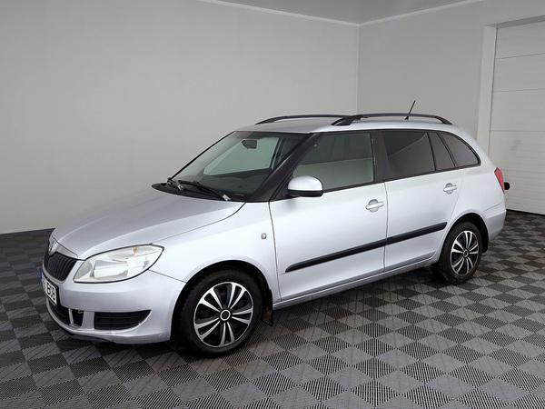 Skoda Fabia 2012 Tallina vietnē Pelēks Skoda Fabia 2012 Tallina, ar dzinēja tilpumu 1.60 L un nobraukumu 329 tūkst. km par 1499 €, foto 3 vietnē AUTOMOTO.COM.LV