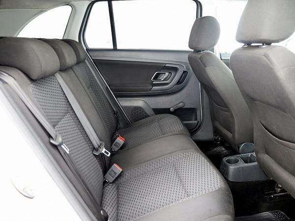 Skoda Fabia 2012 Tallina vietnē Pelēks Skoda Fabia 2012 Tallina, ar dzinēja tilpumu 1.60 L un nobraukumu 329 tūkst. km par 1499 €, foto 8 vietnē AUTOMOTO.COM.LV