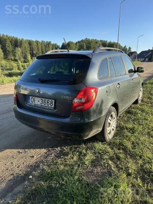 Pelēks Skoda Fabia 2014 Rēzekne, ar dzinēja tilpumu 1.60 L un nobraukumu 212 tūkst. km par 3100 €, foto 4 vietnē AUTOMOTO.COM.LV