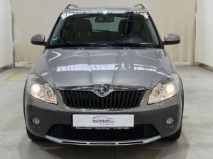 Grey Skoda Fabia 2014 in Limbazi, with an engine capacity of 1.20 L and mileage of 278 thousand km for 5950 €, photo 3 on AUTOMOTO.COM.LV