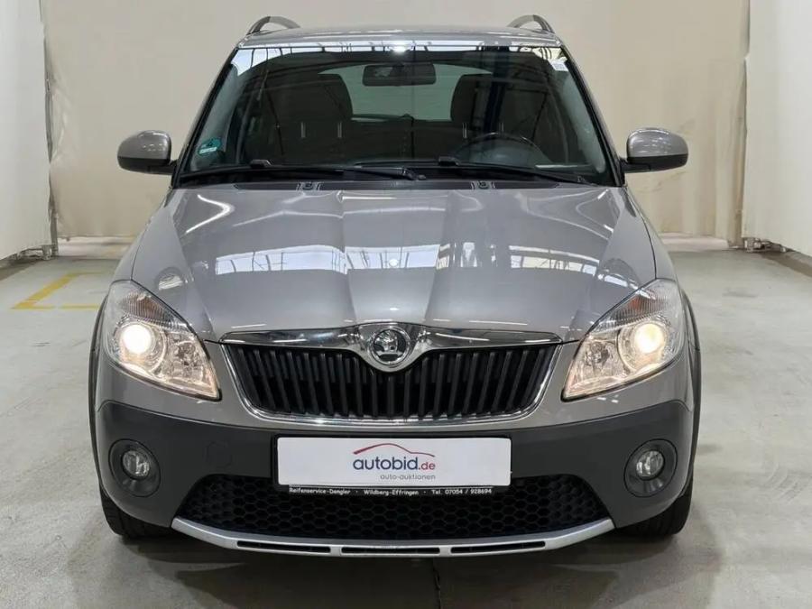 Grey Skoda Fabia 2014 in Limbazi, with an engine capacity of 1.20 L and mileage of 278 thousand km for 5950 €, photo 3 on AUTOMOTO.COM.LV