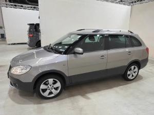 Grey Skoda Fabia 2014 in Limbazi, with an engine capacity of 1.20 L and mileage of 278 thousand km for 5950 €, photo 8 on AUTOMOTO.COM.LV