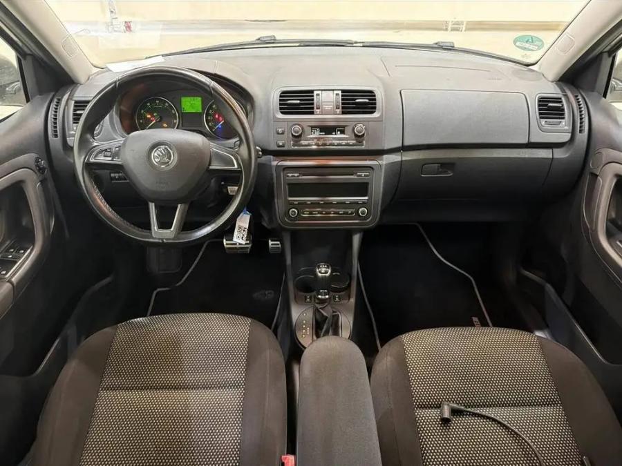 Grey Skoda Fabia 2014 in Limbazi, with an engine capacity of 1.20 L and mileage of 278 thousand km for 5950 €, photo 9 on AUTOMOTO.COM.LV