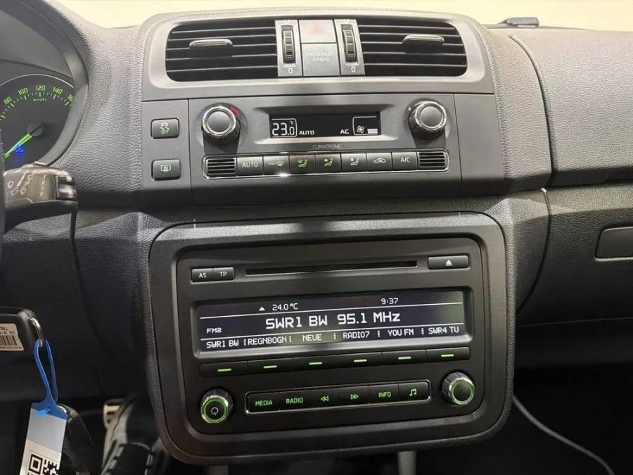 Grey Skoda Fabia 2014 in Limbazi, with an engine capacity of 1.20 L and mileage of 278 thousand km for 5950 €, photo 12 on AUTOMOTO.COM.LV