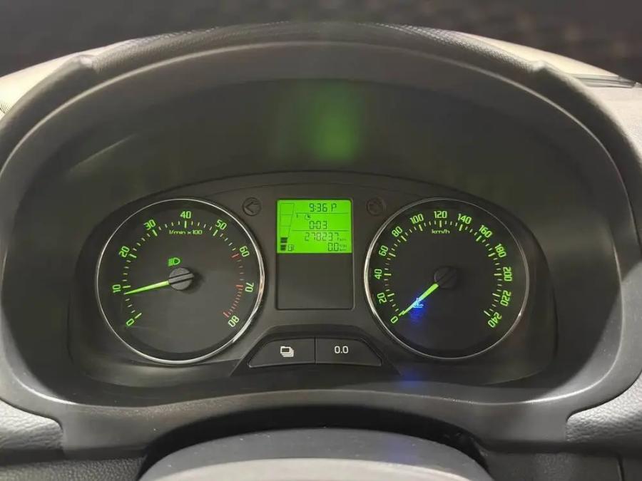 Grey Skoda Fabia 2014 in Limbazi, with an engine capacity of 1.20 L and mileage of 278 thousand km for 5950 €, photo 13 on AUTOMOTO.COM.LV