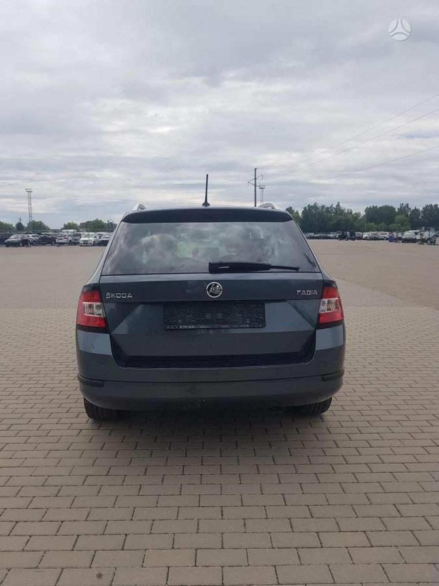 Pelēks Skoda Fabia 2015 Marijampole, ar dzinēja tilpumu 1.60 L un nobraukumu 223 tūkst. km par 5550 €, foto 7 vietnē AUTOMOTO.COM.LV