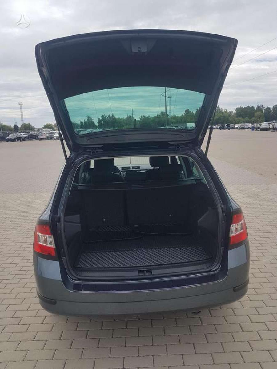 Pelēks Skoda Fabia 2015 Marijampole, ar dzinēja tilpumu 1.60 L un nobraukumu 223 tūkst. km par 5550 €, foto 8 vietnē AUTOMOTO.COM.LV