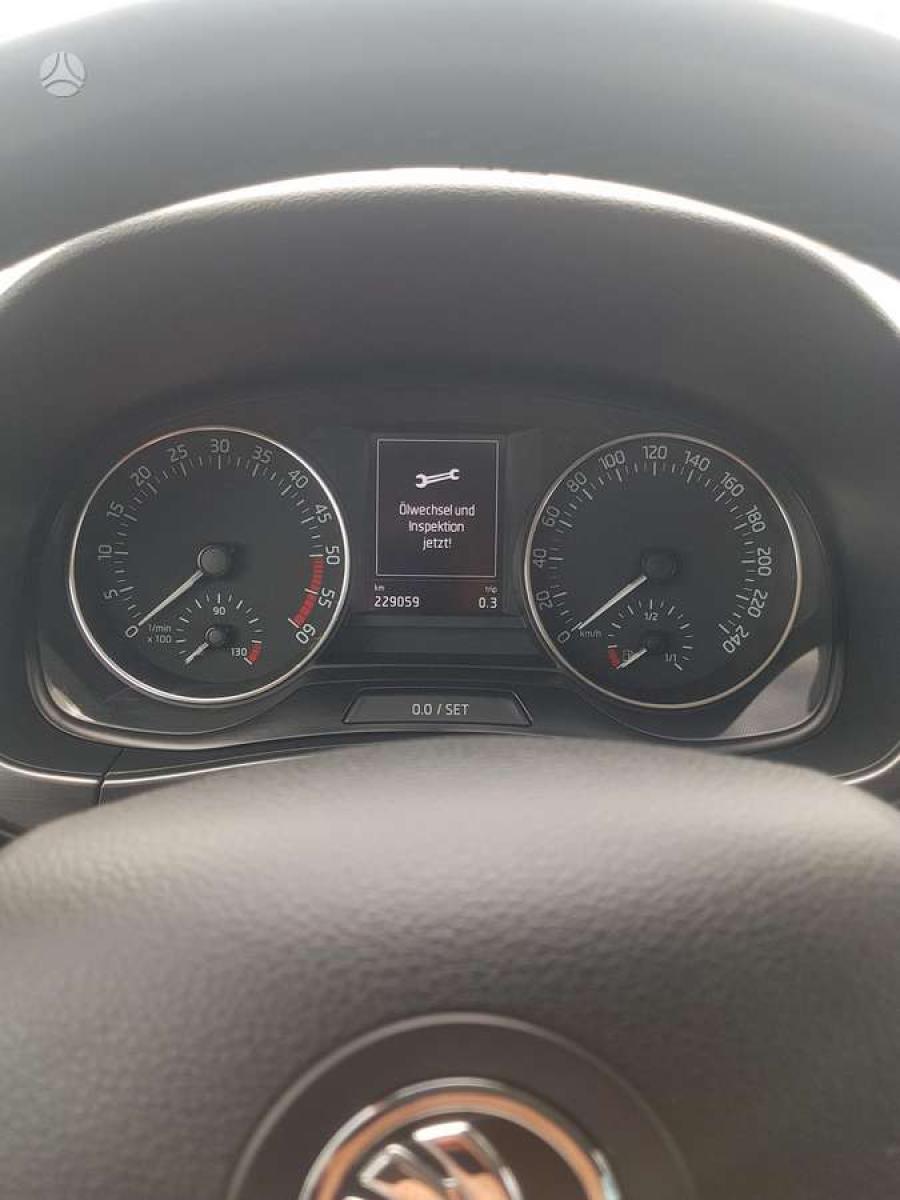 Pelēks Skoda Fabia 2015 Marijampole, ar dzinēja tilpumu 1.60 L un nobraukumu 223 tūkst. km par 5550 €, foto 11 vietnē AUTOMOTO.COM.LV