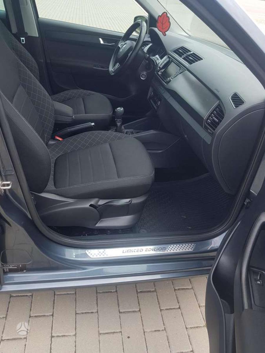 Pelēks Skoda Fabia 2015 Marijampole, ar dzinēja tilpumu 1.60 L un nobraukumu 223 tūkst. km par 5550 €, foto 15 vietnē AUTOMOTO.COM.LV
