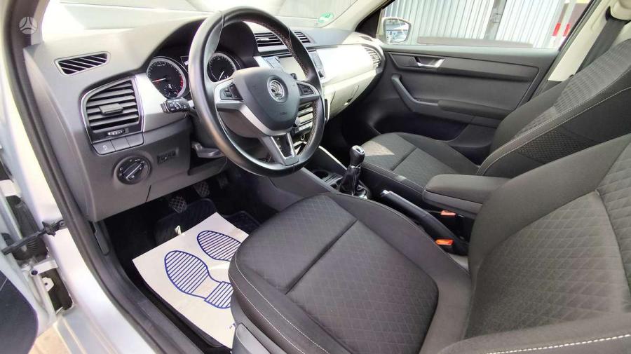 Grey Skoda Fabia 2015 in Kaunas, with an engine capacity of 1.42 L and mileage of 248 thousand km for 5550 €, photo 14 on AUTOMOTO.COM.LV