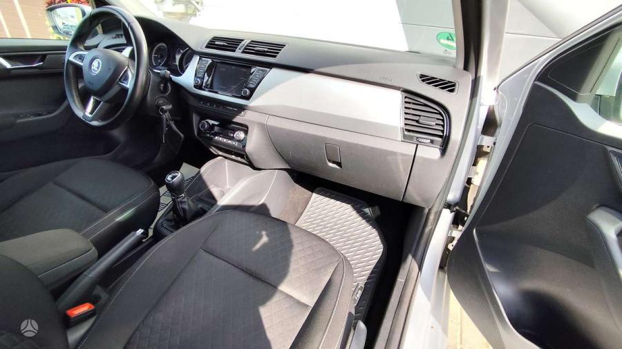 Grey Skoda Fabia 2015 in Kaunas, with an engine capacity of 1.42 L and mileage of 248 thousand km for 5550 €, photo 16 on AUTOMOTO.COM.LV