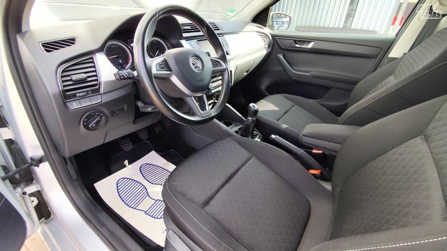 Grey Skoda Fabia 2015 in Ramuciai, with an engine capacity of 1.40 L and mileage of 248 thousand km for 5550 €, photo 15 on AUTOMOTO.COM.LV