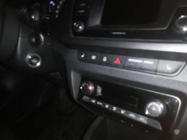 Pelēks Skoda Fabia 2015 Šalčininkai, ar dzinēja tilpumu 1.42 L un nobraukumu 235 tūkst. km par 2100 €, foto 6 vietnē AUTOMOTO.COM.LV