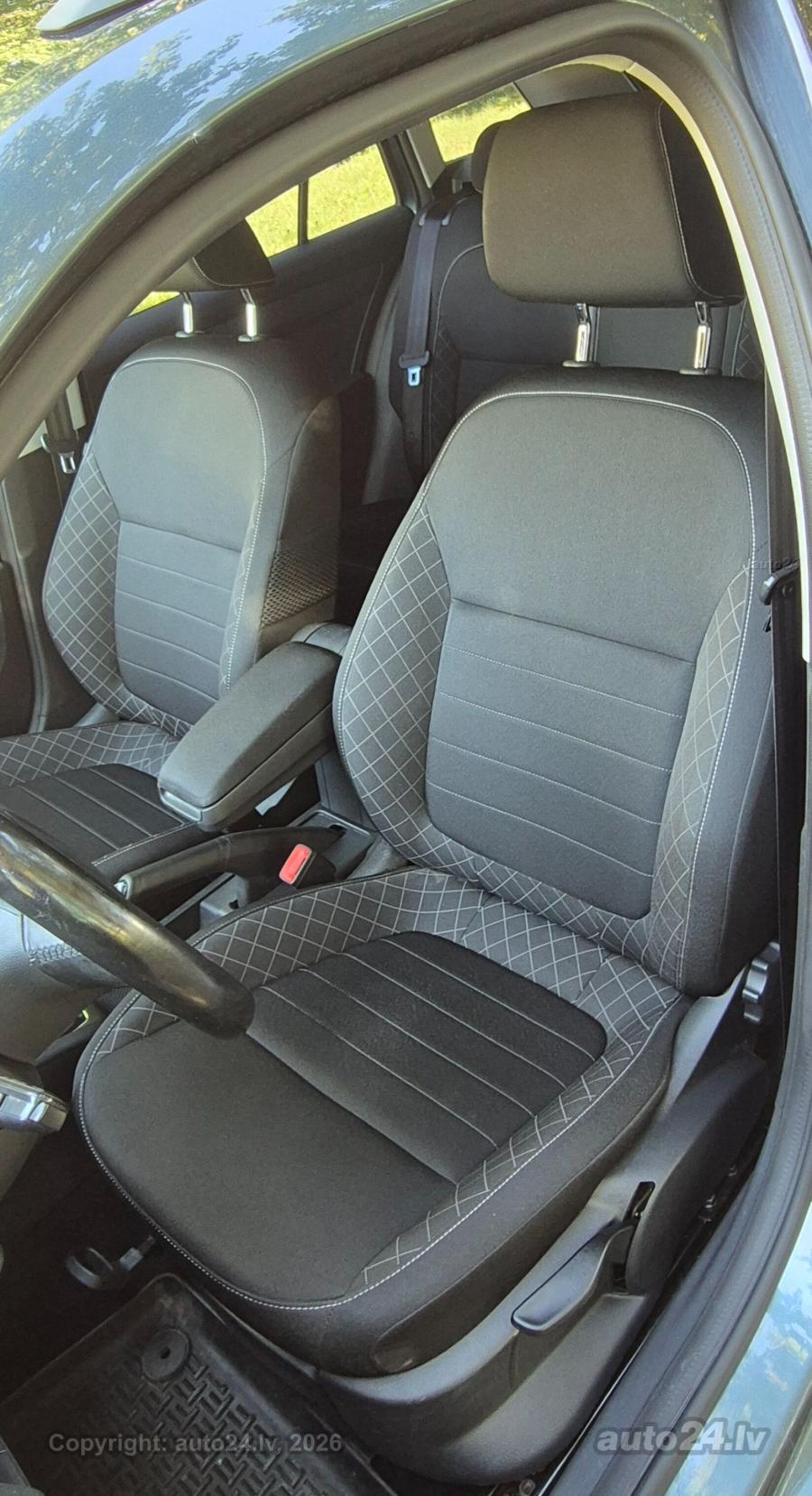 Pelēks Skoda Fabia 2015 Tallina, ar dzinēja tilpumu 1.20 L un nobraukumu 169 tūkst. km par 5999 €, foto 9 vietnē AUTOMOTO.COM.LV