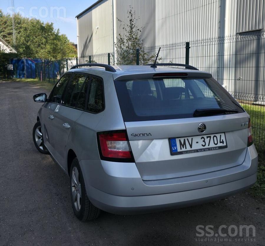 Grey Skoda Fabia 2015 in Riga, with an engine capacity of 1.40 L and mileage of 254 thousand km for 4200 €, photo 7 on AUTOMOTO.COM.LV