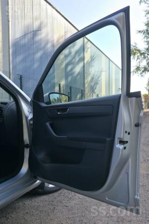 Grey Skoda Fabia 2015 in Riga, with an engine capacity of 1.40 L and mileage of 254 thousand km for 4200 €, photo 16 on AUTOMOTO.COM.LV