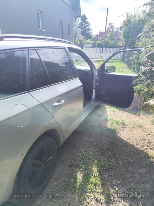 Pelēks Skoda Fabia 2016 Rakvere, ar dzinēja tilpumu 1.20 L un nobraukumu 205 tūkst. km par 5490 €, foto 3 vietnē AUTOMOTO.COM.LV