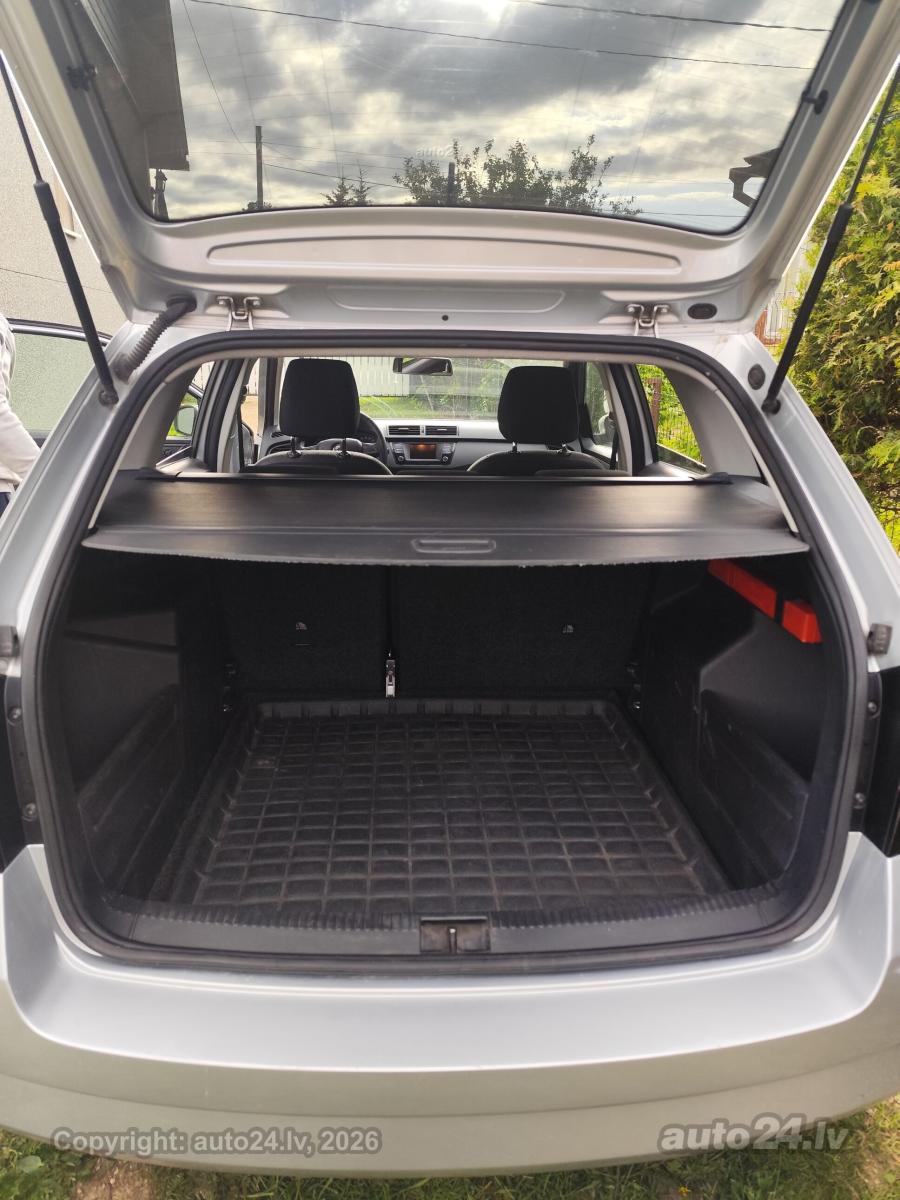 Pelēks Skoda Fabia 2016 Rakvere, ar dzinēja tilpumu 1.20 L un nobraukumu 205 tūkst. km par 5490 €, foto 6 vietnē AUTOMOTO.COM.LV