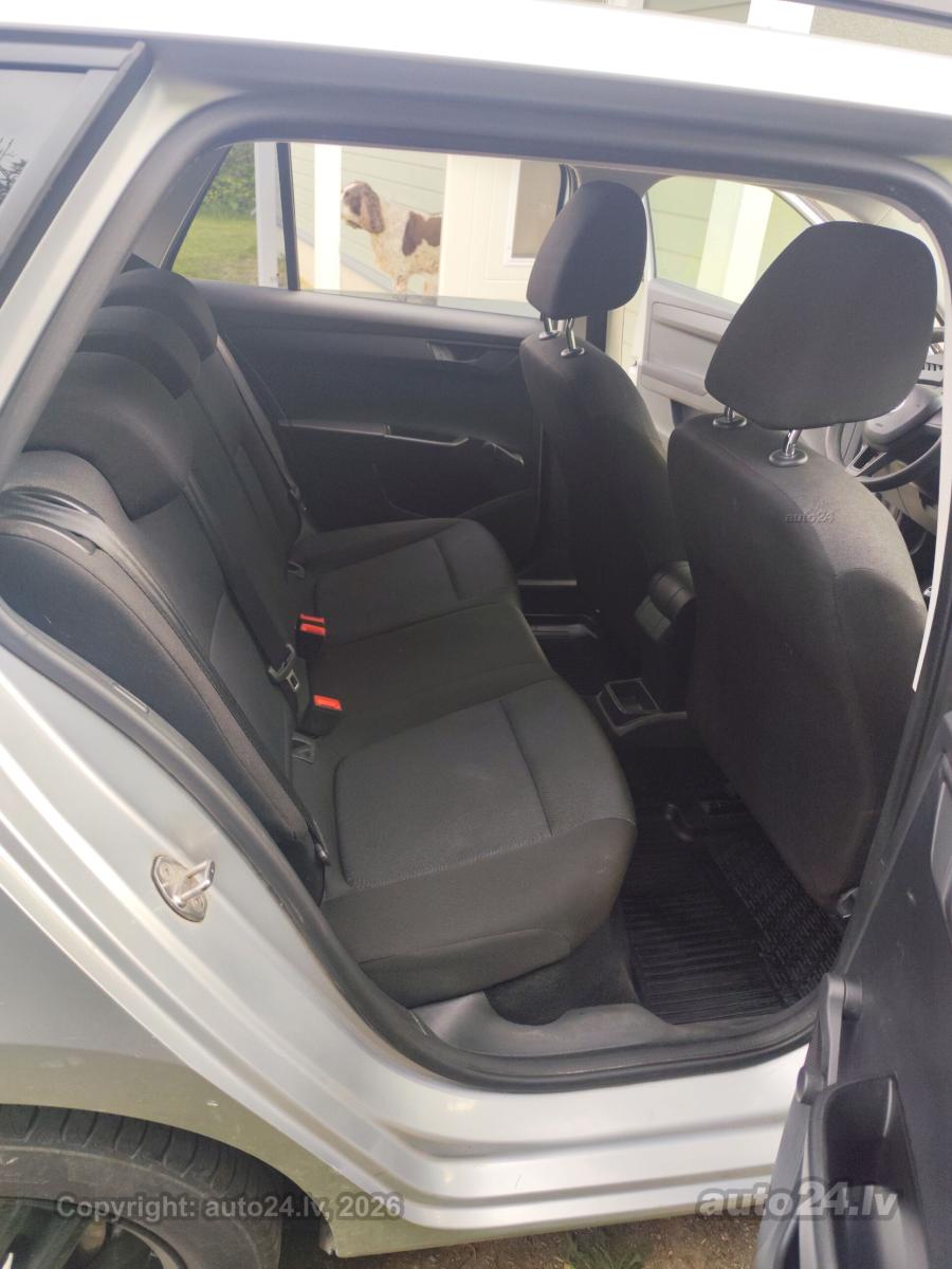 Pelēks Skoda Fabia 2016 Rakvere, ar dzinēja tilpumu 1.20 L un nobraukumu 205 tūkst. km par 5490 €, foto 7 vietnē AUTOMOTO.COM.LV