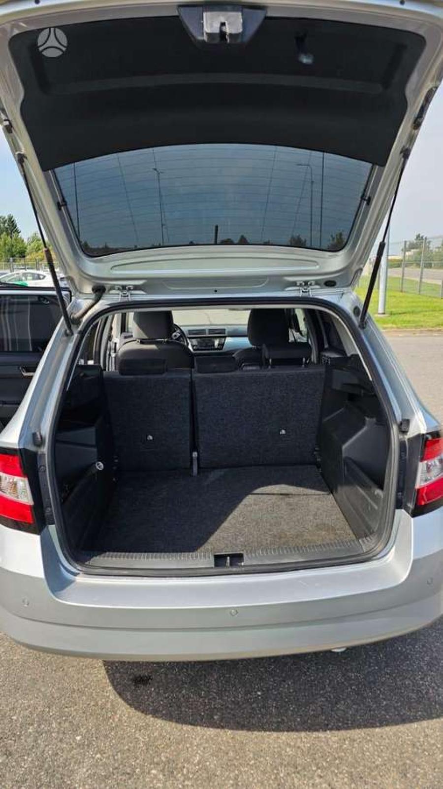 Pelēks Skoda Fabia 2016 Viļņa, ar dzinēja tilpumu 1.20 L un nobraukumu 227 tūkst. km par 4250 €, foto 10 vietnē AUTOMOTO.COM.LV
