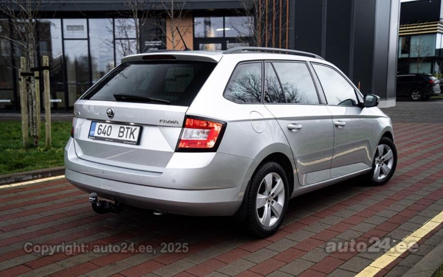 Grey Skoda Fabia 2017 in Tallinn, with an engine capacity of 1.20 L and mileage of 174 thousand km for 6500 €, photo 4 on AUTOMOTO.COM.LV