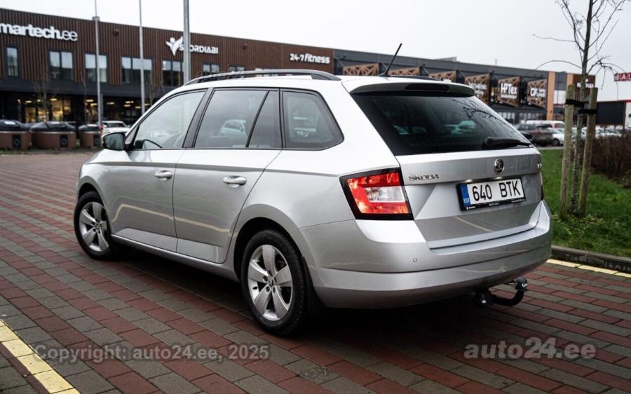 Grey Skoda Fabia 2017 in Tallinn, with an engine capacity of 1.20 L and mileage of 174 thousand km for 6500 €, photo 6 on AUTOMOTO.COM.LV